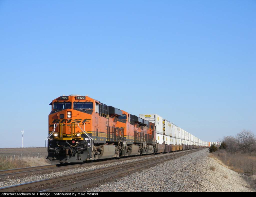 BNSF 7120